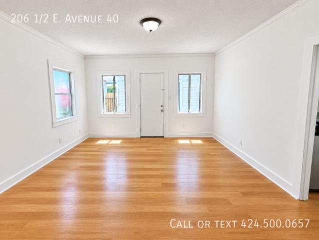 Studio, 1 bath, Condo 206 1/2 E Avenue