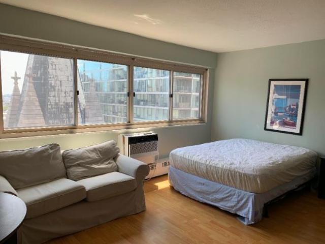 Studio, 1 bath, Condo 2101 Chestnut Street