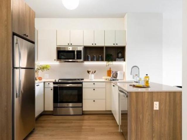 Studio, 1 bath, Condo 215 Grove St