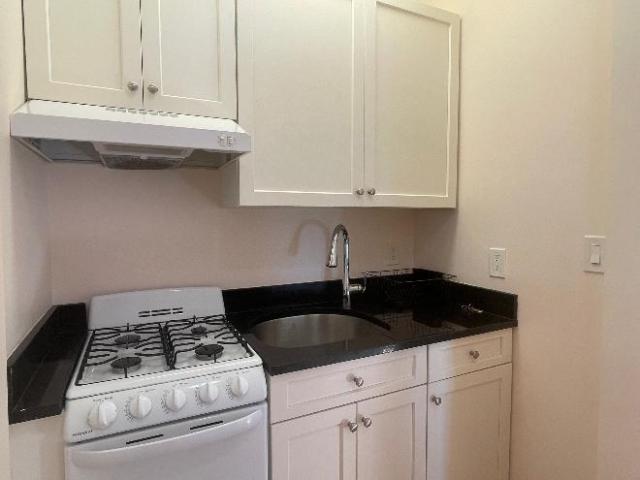 Studio, 1 bath, Condo 219 Commonwealth Avenue
