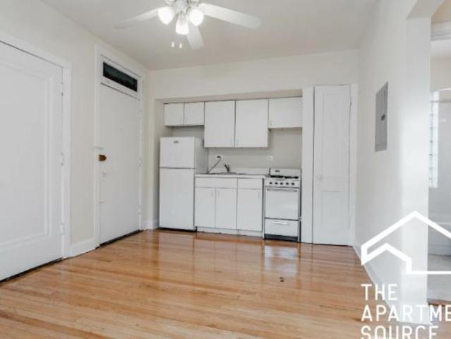 Studio, 1 bath, Condo 2239 5 N Bissell St