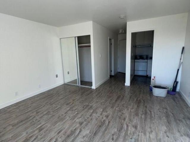 Studio, 1 bath, Condo 2309 Blake Street