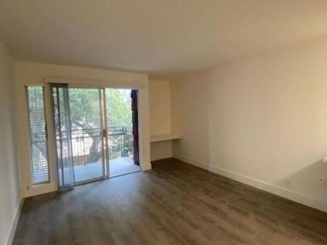Studio, 1 bath, Condo 2309 Blake Street