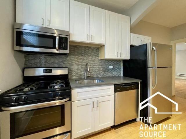 Studio, 1 bath, Condo 2321 N Rockwell