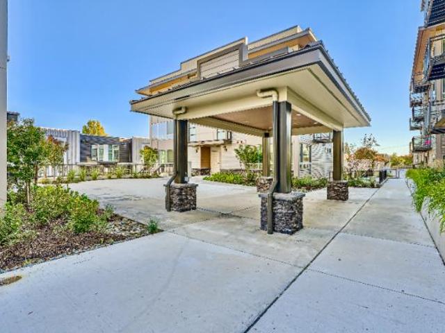 Studio, 1 bath, Condo 2330 Yakima Court