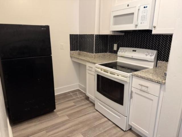 Studio, 1 bath, Condo 23 S Hollywood Avenue