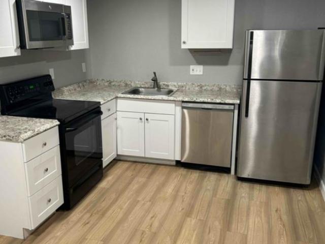 Studio, 1 bath, Condo 343 N Harris Dr