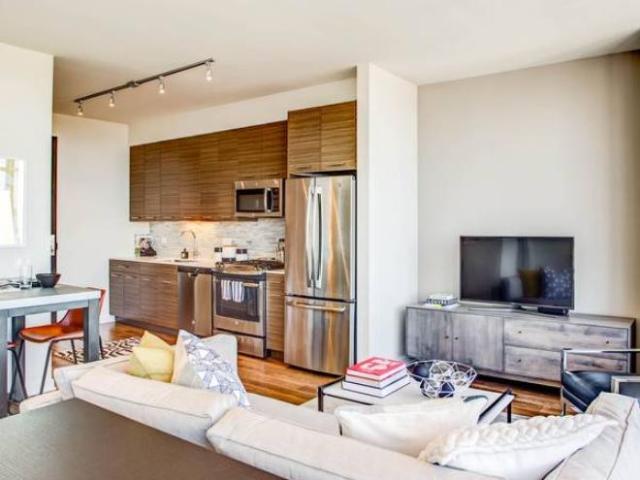 Studio, 1 bath, Condo 340 West Chestnut St