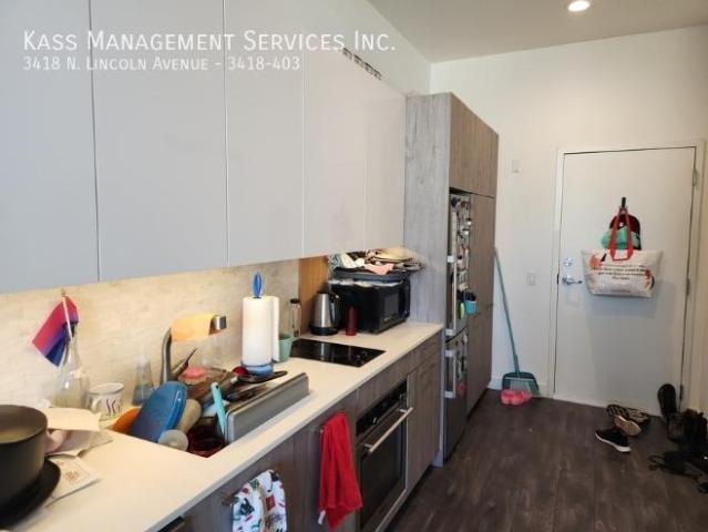 Studio, 1 bath, Condo 3418 N Lincoln Avenue