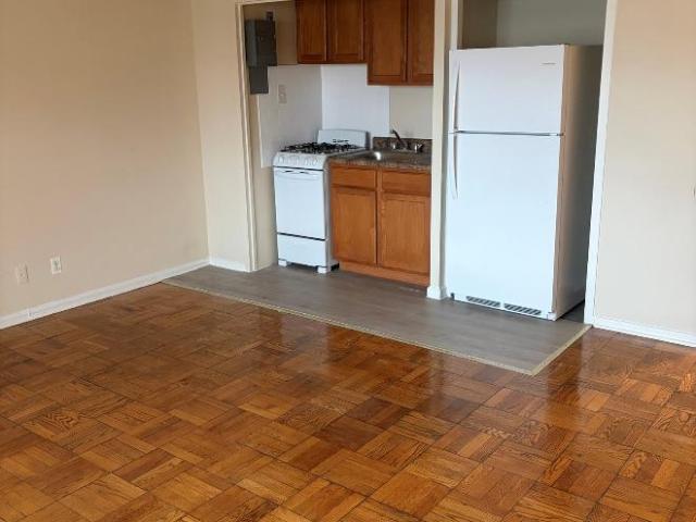 Studio, 1 bath, Condo 3435 Holmead Pl NW