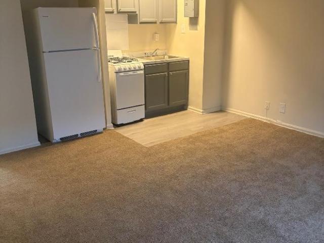 Studio, 1 bath, Condo 3435 Holmead Pl NW