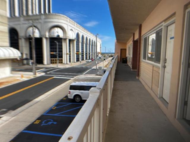 Studio, 1 bath, Condo 3501 Pacific Ave