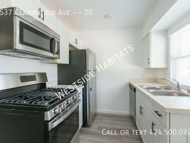 Studio, 1 bath, Condo 3537 Clarington Ave