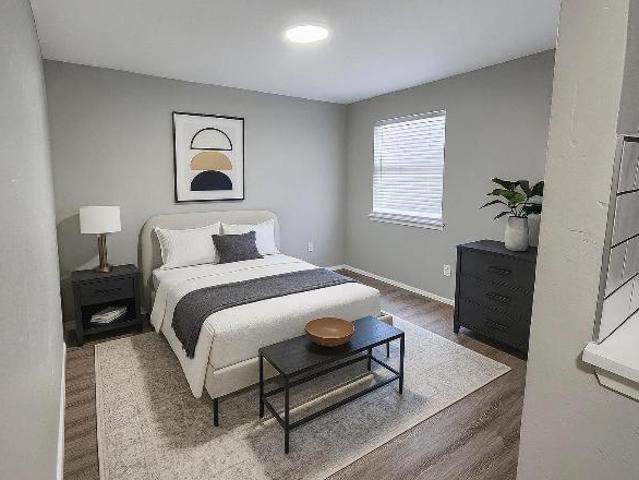 Studio, 1 bath, Condo 3550 E Overton Rd