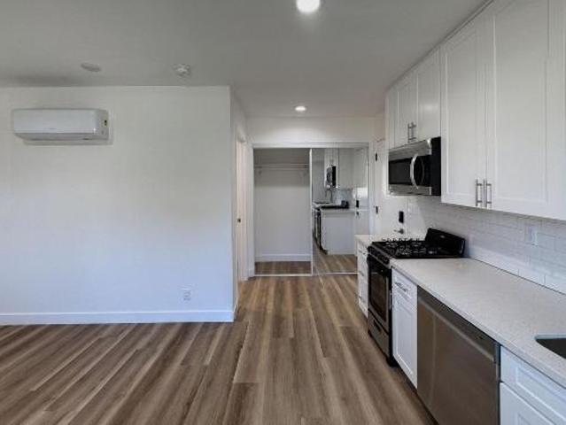 Studio, 1 bath, Condo 3630 Midvale Ave