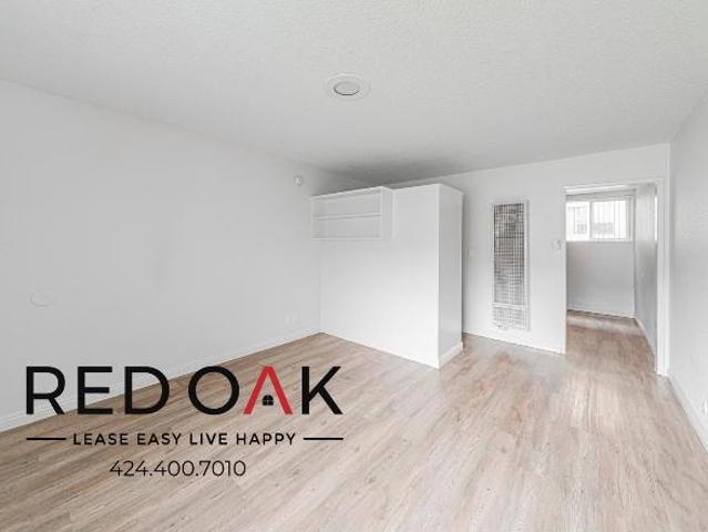 Studio, 1 bath, Condo 3655 E Artesia Blvd