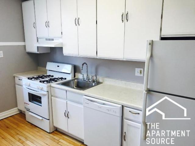 Studio, 1 bath, Condo 3932 North Keeler Avenue
