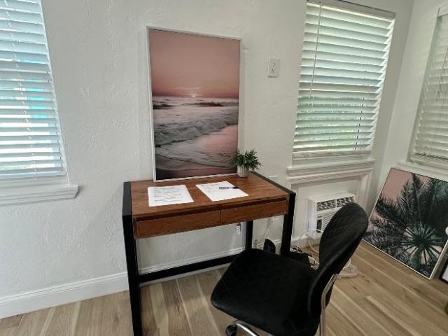 Studio, 1 bath, Condo 300 30th Ave St N