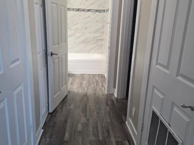 Studio, 1 bath, Condo 301 W Leuda St