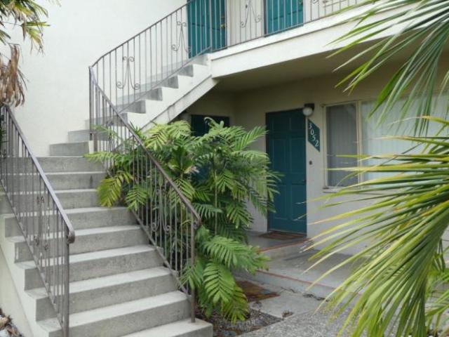 Studio, 1 bath, Condo 3050 Luna Dr