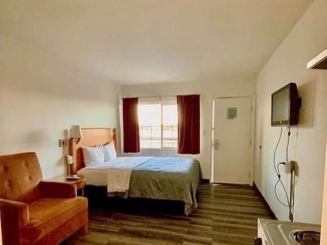 Studio, 1 bath, Condo 309 E 3rd Ave