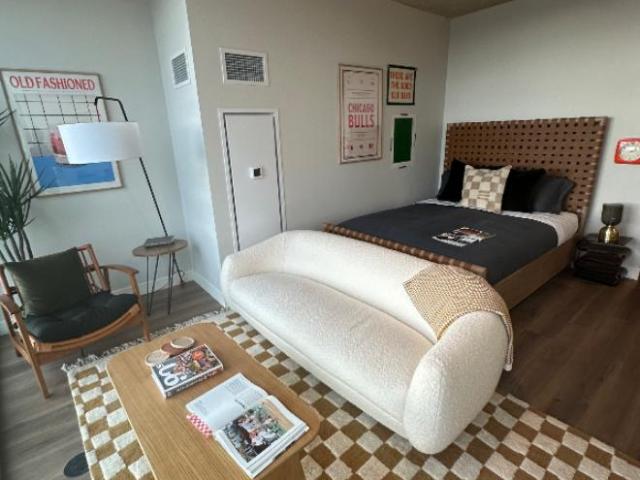 Studio, 1 bath, Condo 315 N May St