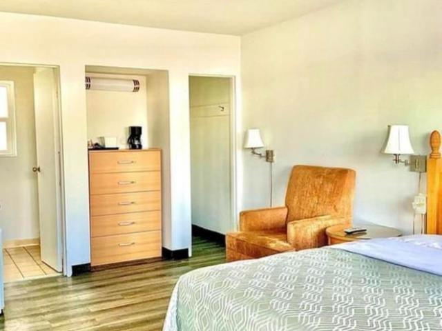 Studio, 1 bath, Condo 316 S Pioneer Way
