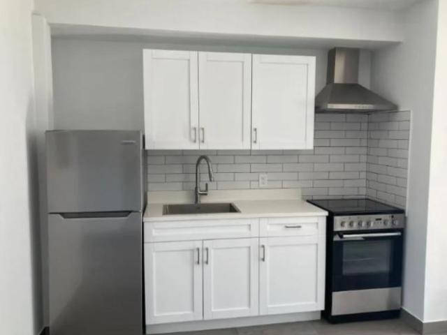 Studio, 1 bath, Condo 3201 Broadway