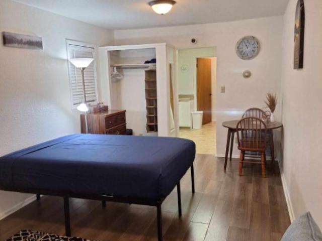 Studio, 1 bath, Condo 3204 3216 Busch Street