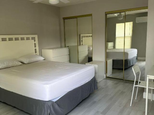 Studio, 1 bath, Condo 3204 Delray Dr