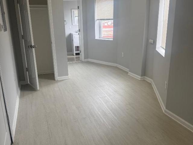 Studio, 1 bath, Condo 324 Market St