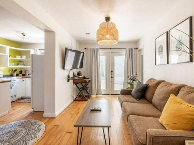 Studio, 1 bath, Condo 3270 Cedar St
