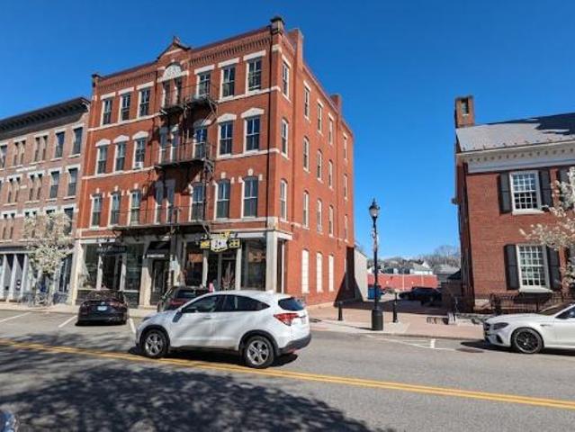 Studio, 1 bath, Condo 32 West Main Street
