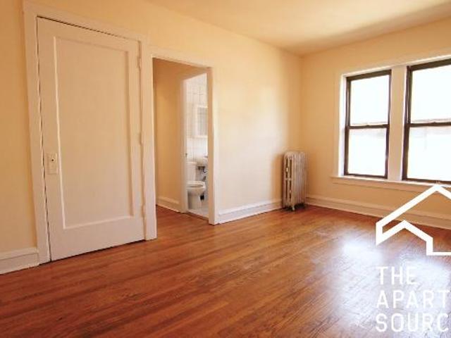 Studio, 1 bath, Condo 3302 West Schubert Ave