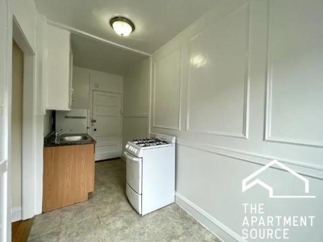 Studio, 1 bath, Condo 3312 West Schubert Avenue