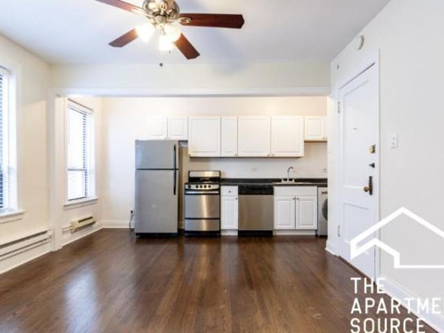 Studio, 1 bath, Condo 3345 N Marshfield Ave