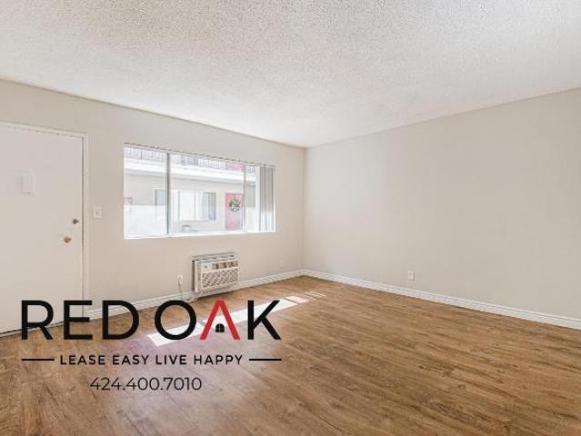 Studio, 1 bath, Condo 3399 Bennett Dr