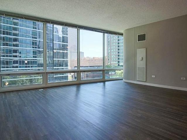 Studio, 1 bath, Condo 441 E Grand