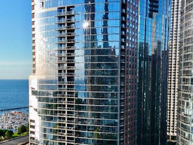 Studio, 1 bath, Condo 450 E Waterside Drive