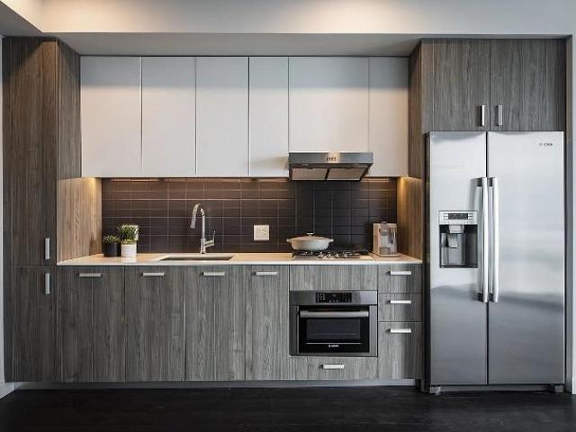 Studio, 1 bath, Condo 452 E Waterside Dr