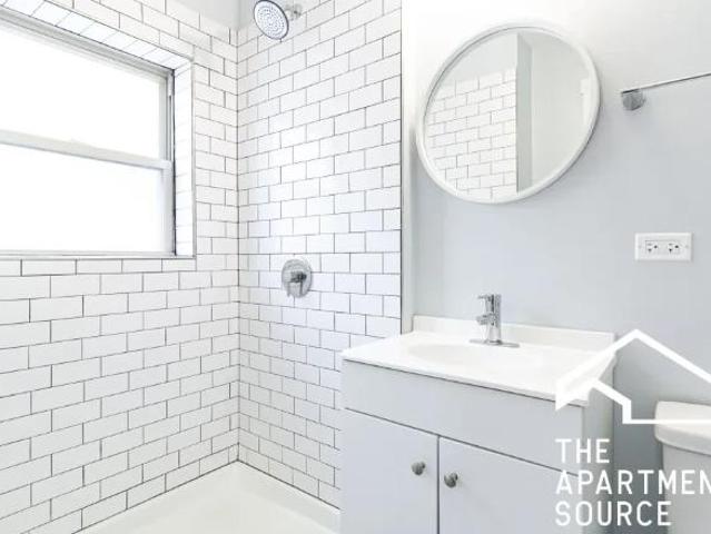 Studio, 1 bath, Condo 4700 North Racine Avenue