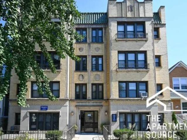 Studio, 1 bath, Condo 4737 N Hermitage Ave