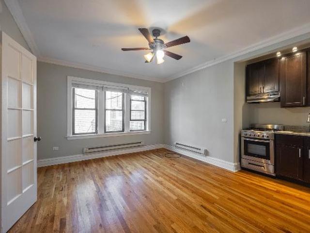 Studio, 1 bath, Condo 4737 North Hermitage Ave