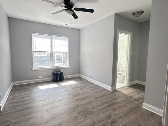 Studio, 1 bath, Condo 4756 N Maplewood