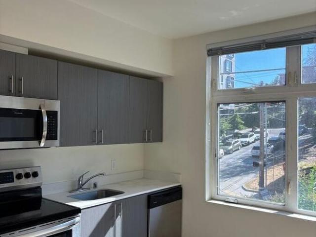Studio, 1 bath, Condo 4801 Fauntleroy Way SW