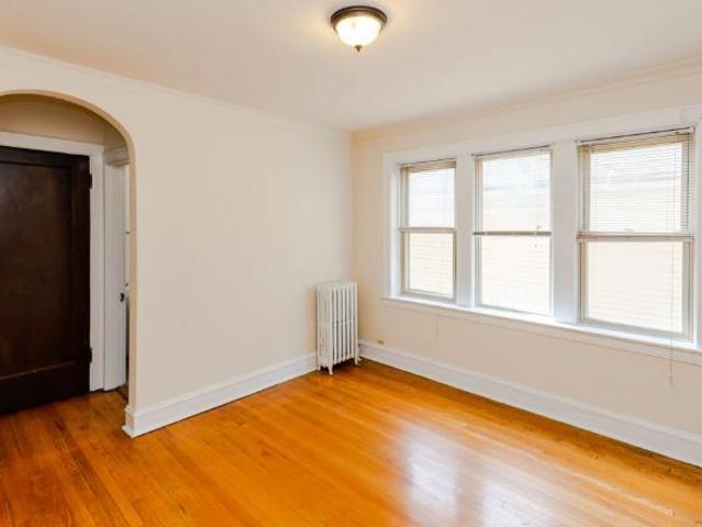 Studio, 1 bath, Condo 4835 N Hoyne Ave