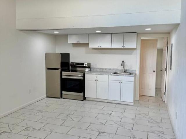 Studio, 1 bath, Condo 4849 Gibson Blvd SE