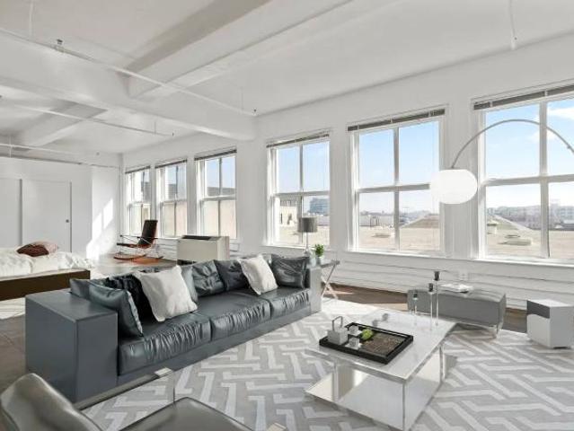 Studio, 1 bath, Condo 400 S Main Street