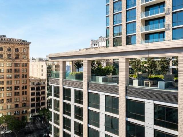 Studio, 1 bath, Condo 400 S Broadway