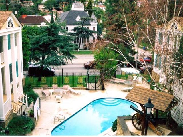 Studio, 1 bath, Condo 4024 Los Feliz Blvd